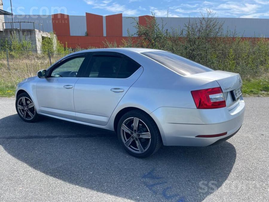Grey Skoda Octavia 2019 in Jelgava, with an engine capacity of 1.60 L and mileage of 112 thousand km for 7000 €, photo 3 on AUTOMOTO.COM.LV