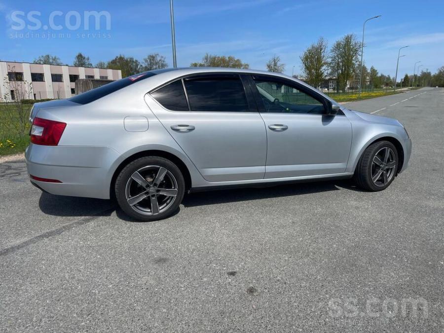 Grey Skoda Octavia 2019 in Jelgava, with an engine capacity of 1.60 L and mileage of 112 thousand km for 7000 €, photo 4 on AUTOMOTO.COM.LV