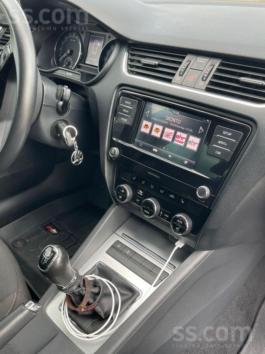 Grey Skoda Octavia 2019 in Jelgava, with an engine capacity of 1.60 L and mileage of 112 thousand km for 7000 €, photo 7 on AUTOMOTO.COM.LV
