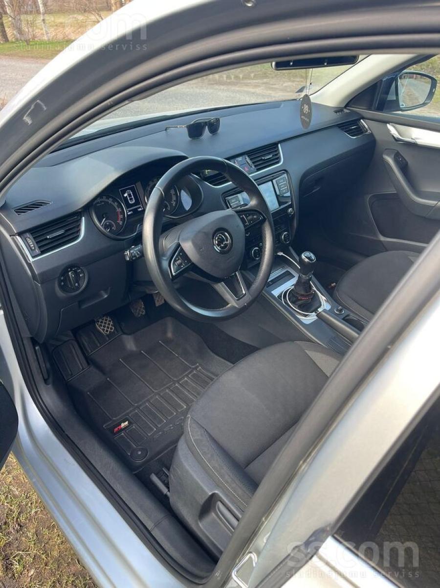 Grey Skoda Octavia 2019 in Jelgava, with an engine capacity of 1.60 L and mileage of 112 thousand km for 7000 €, photo 9 on AUTOMOTO.COM.LV