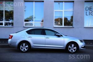 Grey Skoda Octavia 2019 in Riga, with an engine capacity of 1.60 L and mileage of 242 thousand km for 8995 €, photo 4 on AUTOMOTO.COM.LV