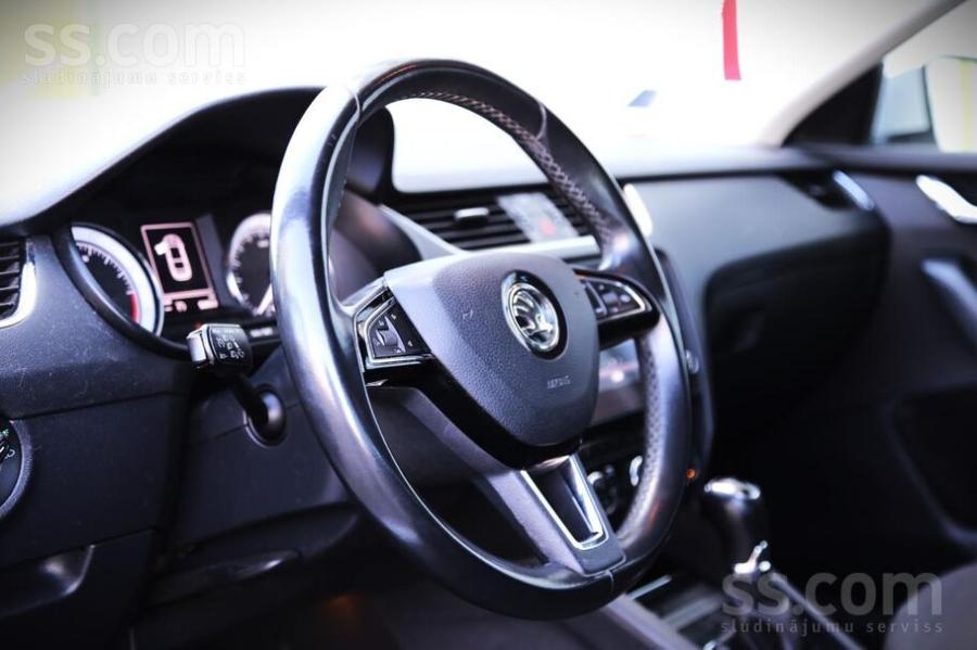 Grey Skoda Octavia 2019 in Riga, with an engine capacity of 1.60 L and mileage of 242 thousand km for 8995 €, photo 10 on AUTOMOTO.COM.LV