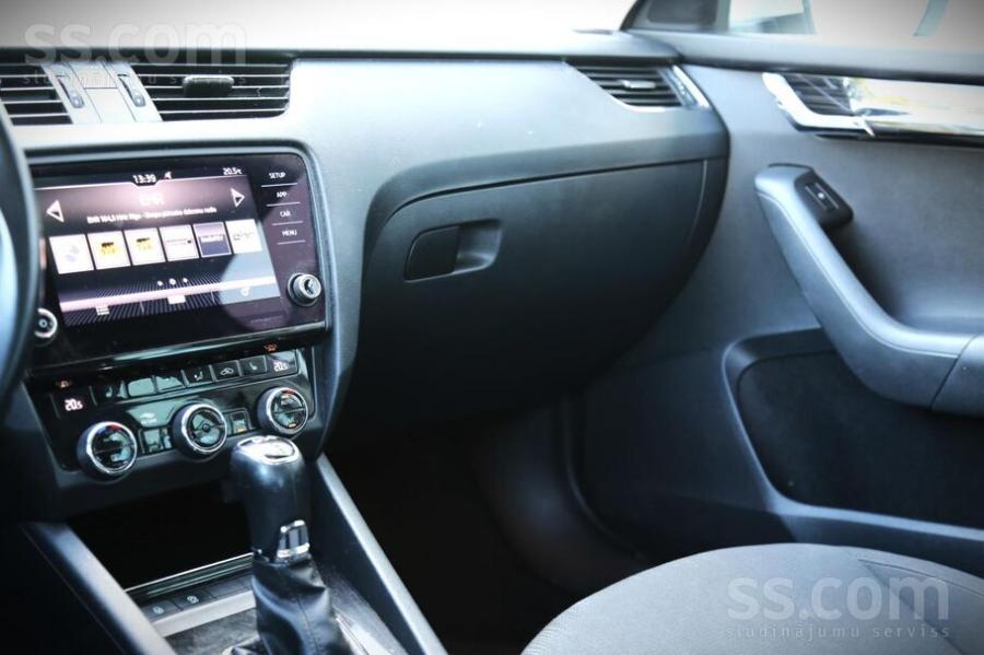 Grey Skoda Octavia 2019 in Riga, with an engine capacity of 1.60 L and mileage of 242 thousand km for 8995 €, photo 13 on AUTOMOTO.COM.LV