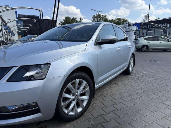 Pelēks Skoda Octavia 2019 Viļņa, ar dzinēja tilpumu 1.50 L un nobraukumu 130 tūkst. km par 13300 €, foto 1 vietnē AUTOMOTO.COM.LV