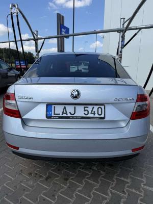 Pelēks Skoda Octavia 2019 Viļņa, ar dzinēja tilpumu 1.50 L un nobraukumu 130 tūkst. km par 13300 €, foto 5 vietnē AUTOMOTO.COM.LV
