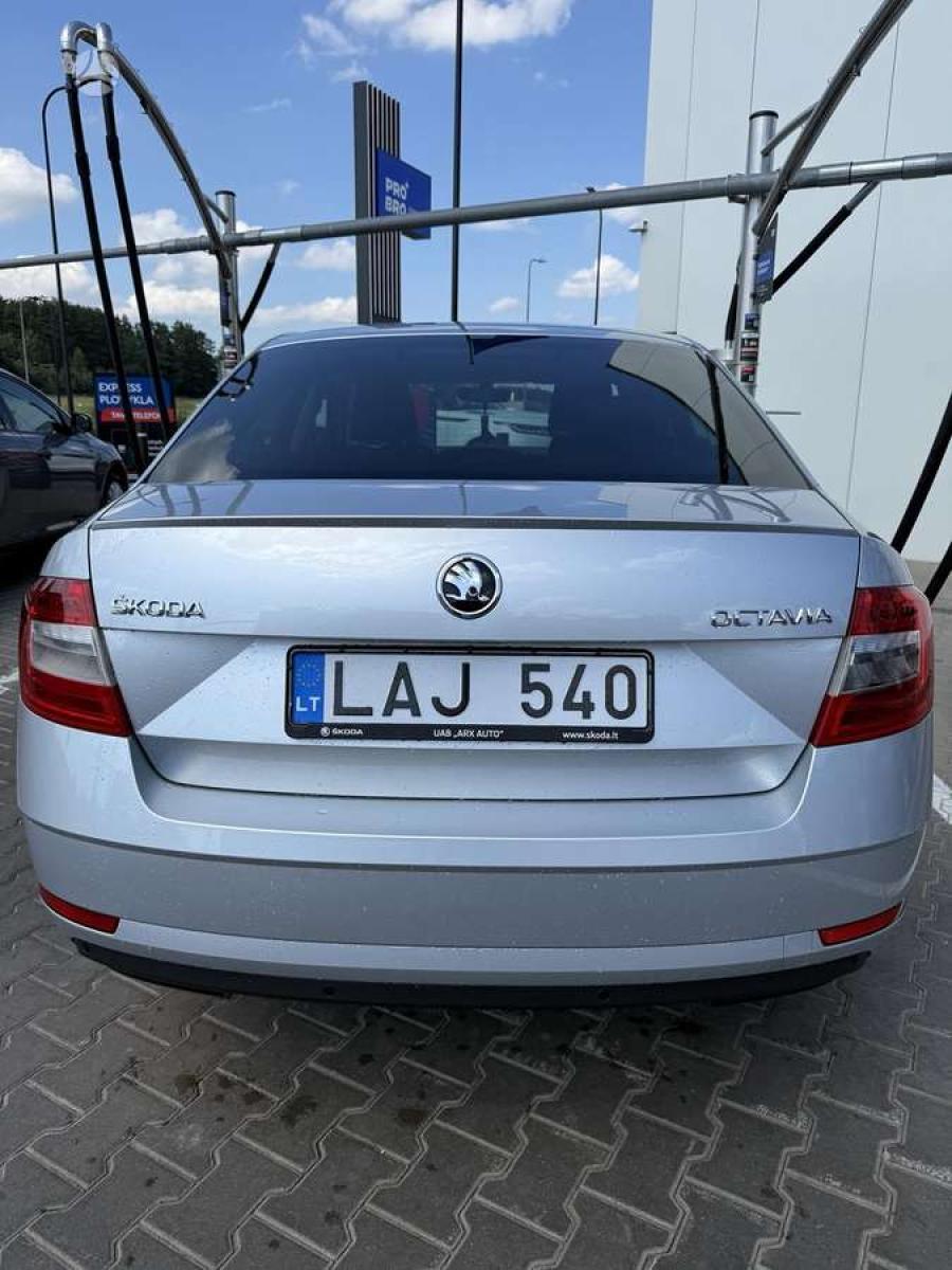 Pelēks Skoda Octavia 2019 Viļņa, ar dzinēja tilpumu 1.50 L un nobraukumu 130 tūkst. km par 13300 €, foto 5 vietnē AUTOMOTO.COM.LV