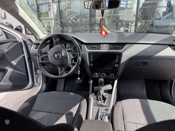 Pelēks Skoda Octavia 2019 Viļņa, ar dzinēja tilpumu 1.50 L un nobraukumu 130 tūkst. km par 13300 €, foto 7 vietnē AUTOMOTO.COM.LV