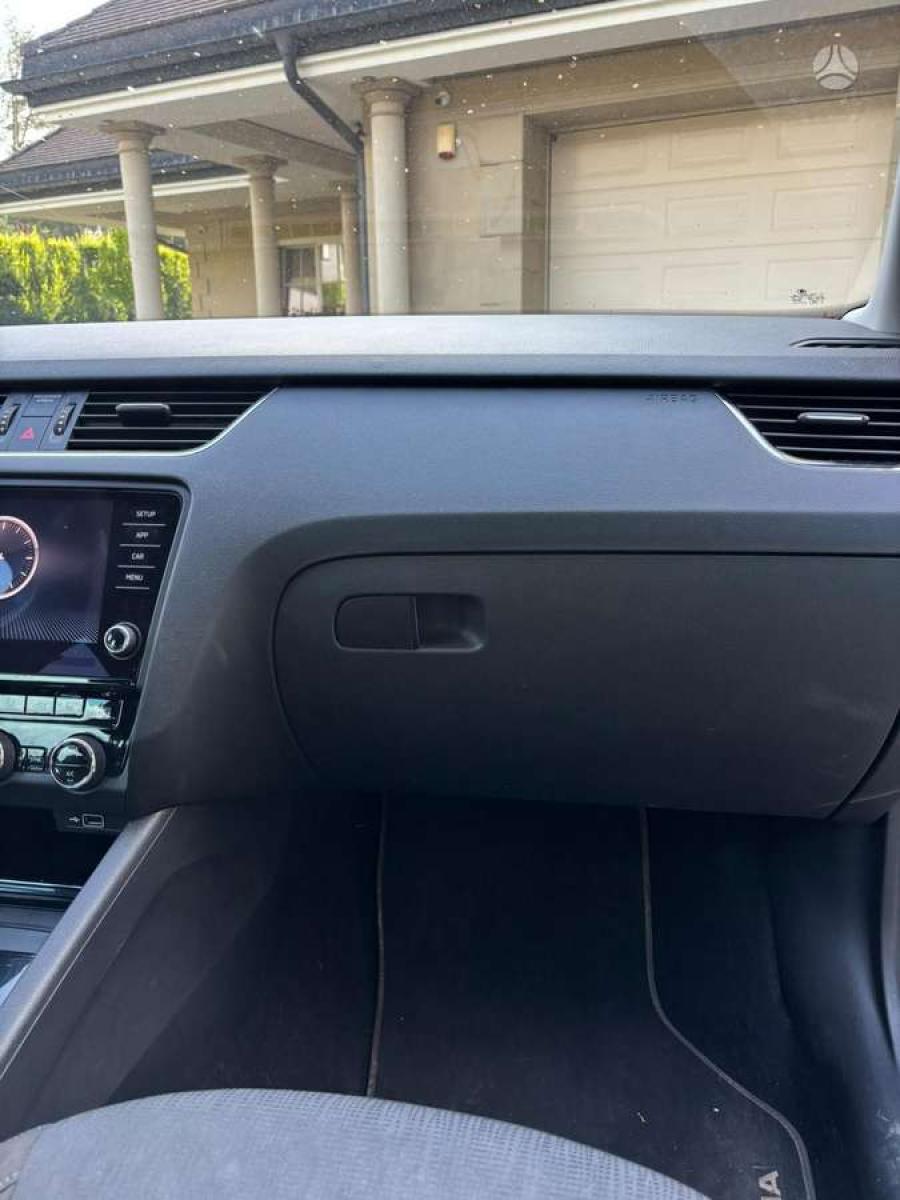 Pelēks Skoda Octavia 2020 Viļņa, ar dzinēja tilpumu 1.50 L un nobraukumu 150 tūkst. km par 10000 €, foto 12 vietnē AUTOMOTO.COM.LV