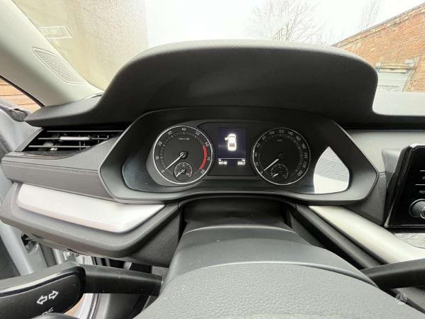 Grey Skoda Octavia 2021 in Kaunas, with an engine capacity of 1.50 L and mileage of 39 thousand km for 15650 €, photo 11 on AUTOMOTO.COM.LV