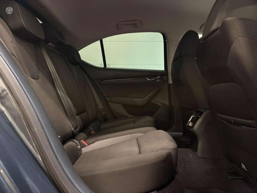 Grey Skoda Octavia 2021 in Vilnius, with an engine capacity of 1.00 L and mileage of 106 thousand km for 13990 €, photo 29 on AUTOMOTO.COM.LV