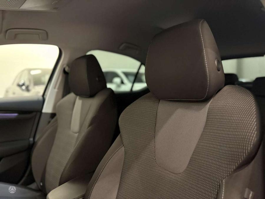 Pelēks Skoda Octavia 2021 Viļņa, ar dzinēja tilpumu 1.00 L un nobraukumu 106 tūkst. km par 12490 €, foto 15 vietnē AUTOMOTO.COM.LV