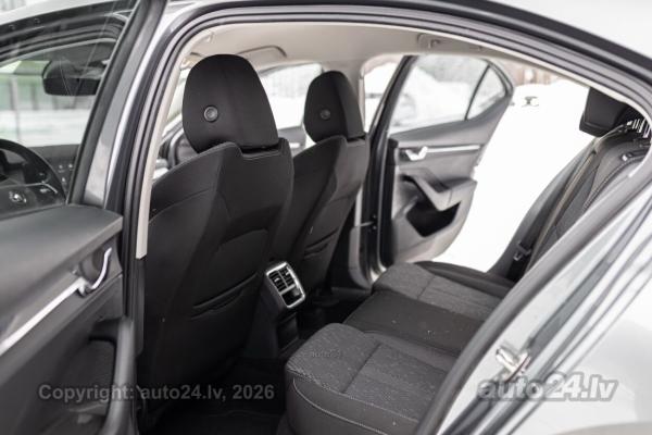 Grey Skoda Octavia 2022 in Tallinn, with an engine capacity of 1.50 L and mileage of 147 thousand km for 14990 €, photo 11 on AUTOMOTO.COM.LV