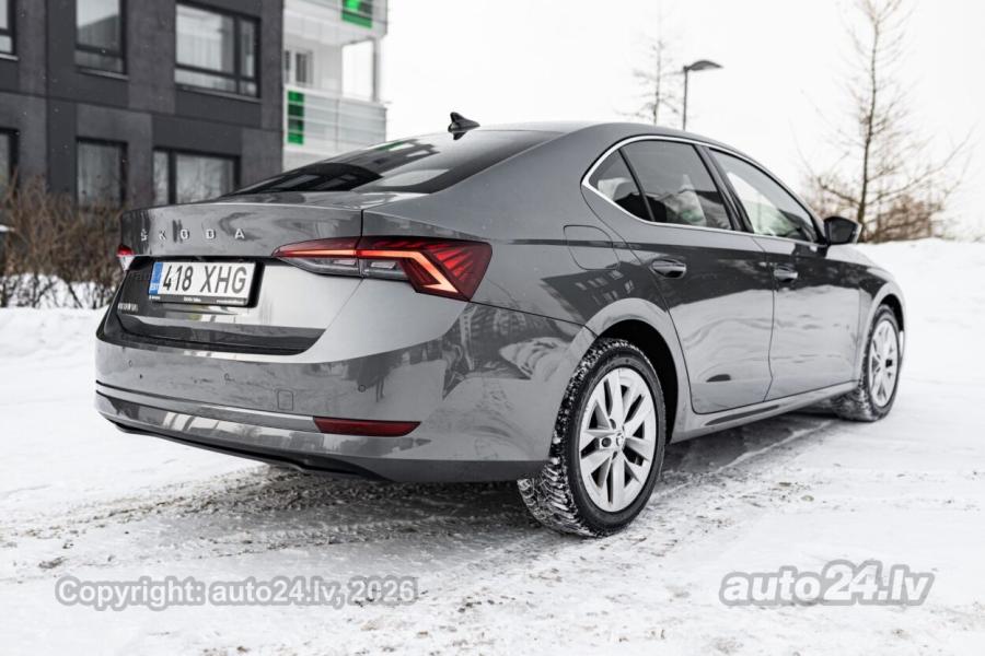 Grey Skoda Octavia 2022 in Tallinn, with an engine capacity of 1.50 L and mileage of 141 thousand km for 15990 €, photo 6 on AUTOMOTO.COM.LV