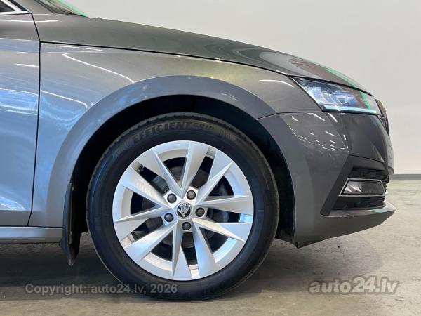 Grey Skoda Octavia 2022 in Tallinn, with an engine capacity of 1.97 L and mileage of 99 thousand km for 16990 €, photo 4 on AUTOMOTO.COM.LV