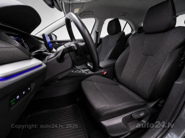 Grey Skoda Octavia 2022 in Tallinn, with an engine capacity of 1.97 L and mileage of 99 thousand km for 16990 €, photo 8 on AUTOMOTO.COM.LV
