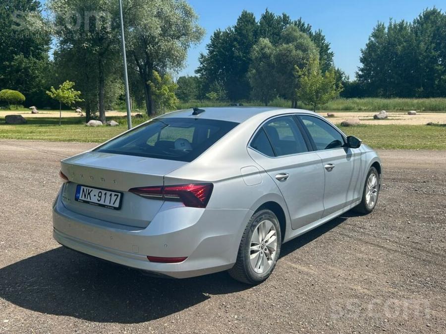 Grey Skoda Octavia 2023 in Cesis, with an engine capacity of 2.00 L and mileage of 129 thousand km for 15700 €, photo 5 on AUTOMOTO.COM.LV