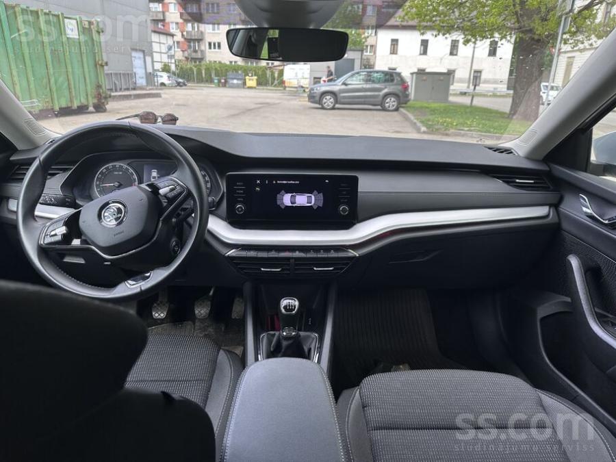 Grey Skoda Octavia 2023 in Cesis, with an engine capacity of 2.00 L and mileage of 129 thousand km for 15700 €, photo 11 on AUTOMOTO.COM.LV