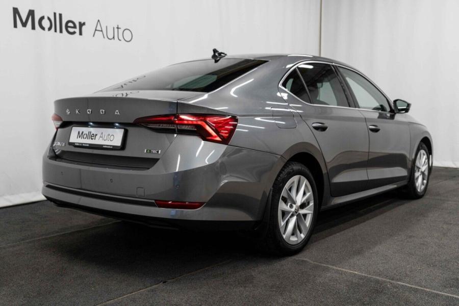 Pelēks Skoda Octavia 2023 Tallina, ar dzinēja tilpumu 1.50 L un nobraukumu 110 tūkst. km par 19700 €, foto 5 vietnē AUTOMOTO.COM.LV