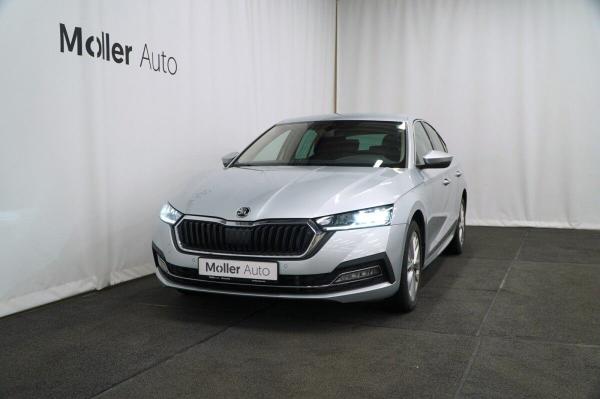 Pelēks Skoda Octavia 2024 Tallina, ar dzinēja tilpumu 1.50 L un nobraukumu 52 tūkst. km par 23800 €, foto 2 vietnē AUTOMOTO.COM.LV