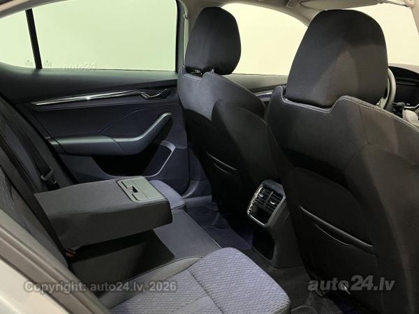 Pelēks Skoda Octavia 2024 Tallina, ar dzinēja tilpumu 1.50 L un nobraukumu 49 tūkst. km par 23700 €, foto 4 vietnē AUTOMOTO.COM.LV