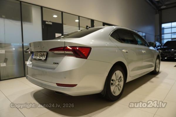 Pelēks Skoda Octavia 2024 Tallina, ar dzinēja tilpumu 1.00 L un nobraukumu 36 tūkst. km par 20900 €, foto 3 vietnē AUTOMOTO.COM.LV