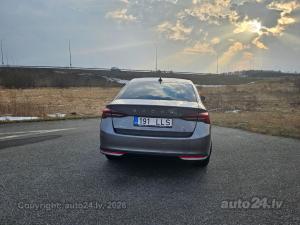 Pelēks Skoda Octavia 2024 Jehvi, ar dzinēja tilpumu 2.00 L un nobraukumu 35 tūkst. km par 27800 €, foto 29 vietnē AUTOMOTO.COM.LV