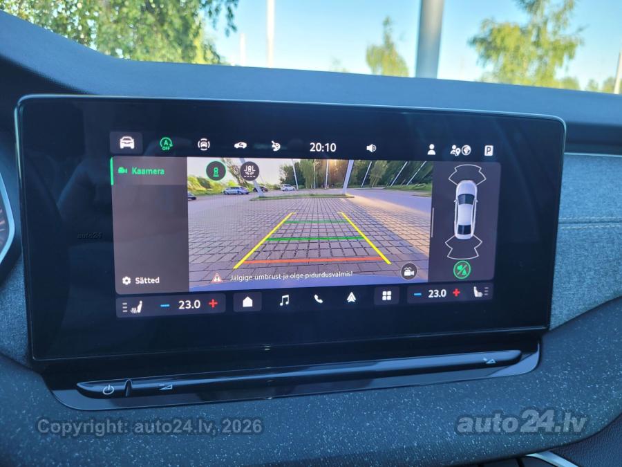 Pelēks Skoda Octavia 2024 Tallina, ar dzinēja tilpumu 1.50 L un nobraukumu 27 tūkst. km par 30000 €, foto 18 vietnē AUTOMOTO.COM.LV