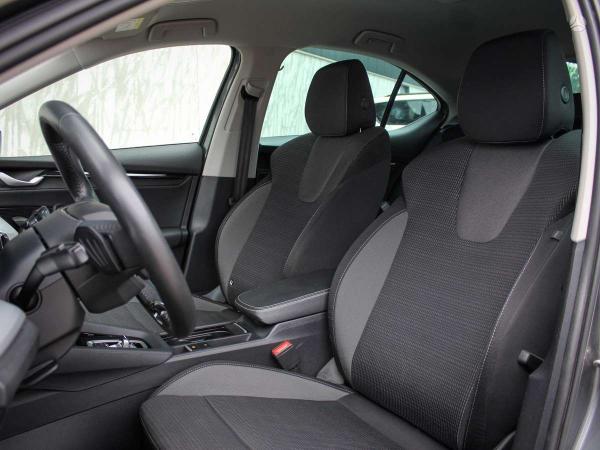 Grey Skoda Octavia 2024 in Kaunas, with an engine capacity of 1.50 L and mileage of 86 thousand km for 21990 €, photo 8 on AUTOMOTO.COM.LV