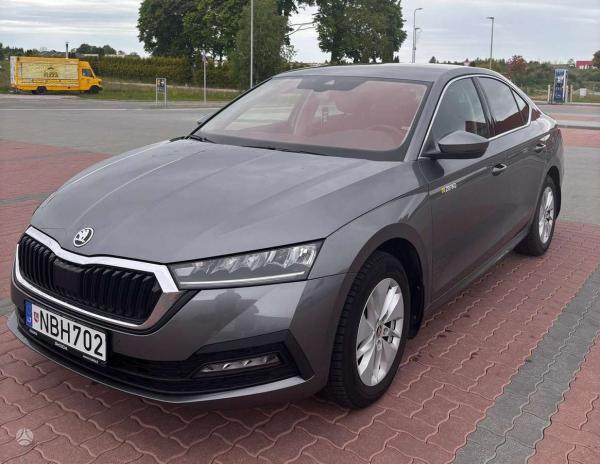 Pelēks Skoda Octavia 2024 Klaipėda, ar dzinēja tilpumu 1.97 L un nobraukumu 55 tūkst. km par 22000 €, foto  vietnē AUTOMOTO.COM.LV