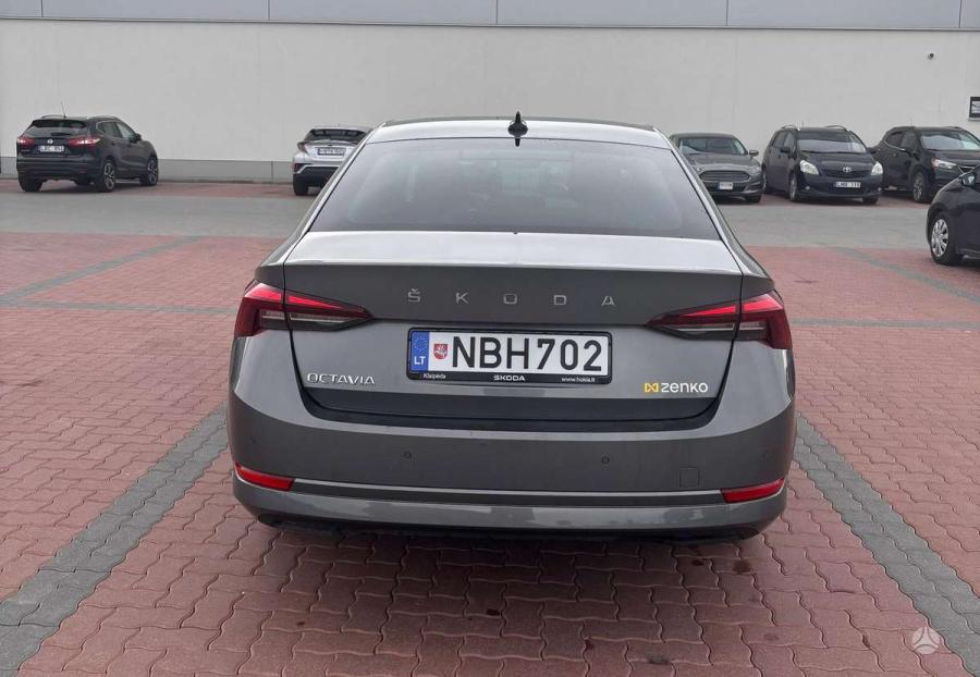 Pelēks Skoda Octavia 2024 Klaipėda, ar dzinēja tilpumu 1.97 L un nobraukumu 55 tūkst. km par 22000 €, foto 5 vietnē AUTOMOTO.COM.LV
