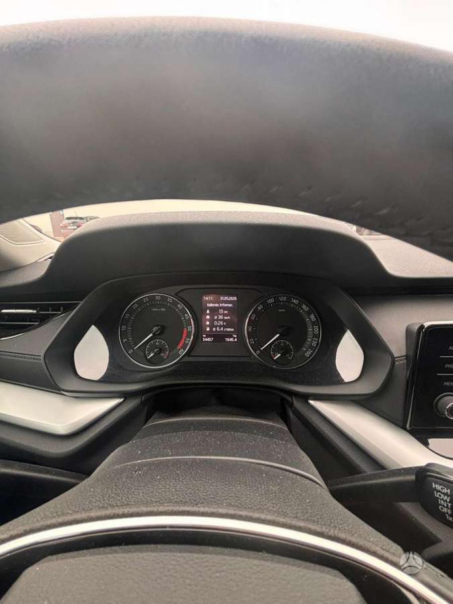 Pelēks Skoda Octavia 2024 Klaipėda, ar dzinēja tilpumu 1.97 L un nobraukumu 55 tūkst. km par 22000 €, foto 8 vietnē AUTOMOTO.COM.LV