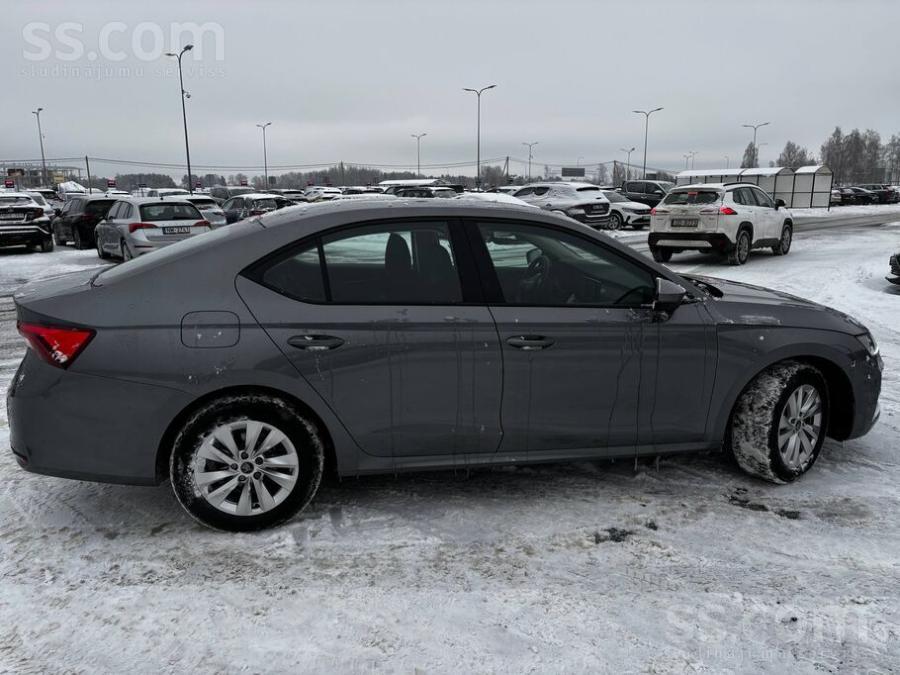 Grey Skoda Octavia 2025 in Riga, with an engine capacity of 1.50 L and mileage of 18 thousand km for 23990 €, photo 2 on AUTOMOTO.COM.LV