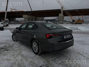 Grey Skoda Octavia 2025 in Riga, with an engine capacity of 1.50 L and mileage of 18 thousand km for 23990 €, photo 5 on AUTOMOTO.COM.LV