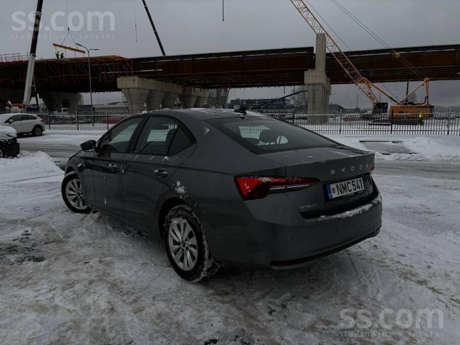 Grey Skoda Octavia 2025 in Riga, with an engine capacity of 1.50 L and mileage of 18 thousand km for 23990 €, photo 5 on AUTOMOTO.COM.LV