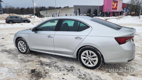 Grey Skoda Octavia 2025 in Tallinn, with an engine capacity of 2.00 L and mileage of 10 thousand km for 32500 €, photo 5 on AUTOMOTO.COM.LV