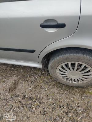 Pelēks Skoda Octavia 1999 Kaišiadorys, ar dzinēja tilpumu 1.90 L un nobraukumu 300 tūkst. km par 900 €, foto 4 vietnē AUTOMOTO.COM.LV