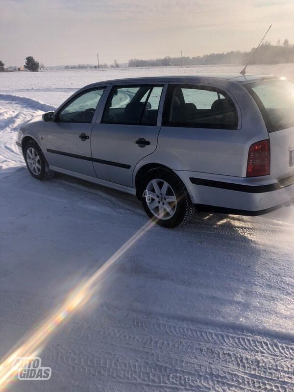 Pelēks Skoda Octavia 2000 Alīta, ar dzinēja tilpumu 2.00 L un nobraukumu 257 tūkst. km par 1150 €, foto 2 vietnē AUTOMOTO.COM.LV