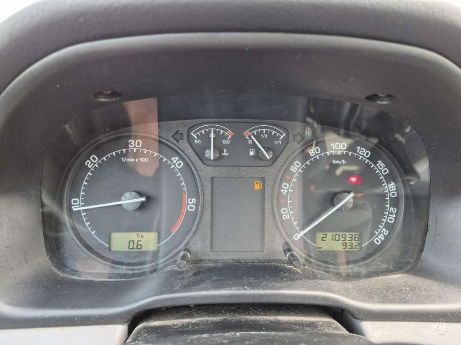 Серый Шкода Октавия 2000 в Вевис, объемом двигателя 1.90 л и пробегом 210 тыс. км за 1000 €, фото 8 на AUTOMOTO.COM.LV