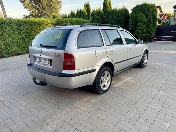 Pelēks Skoda Octavia 2001 Viļņa, ar dzinēja tilpumu 1.90 L un nobraukumu 347 tūkst. km par 1300 €, foto 3 vietnē AUTOMOTO.COM.LV