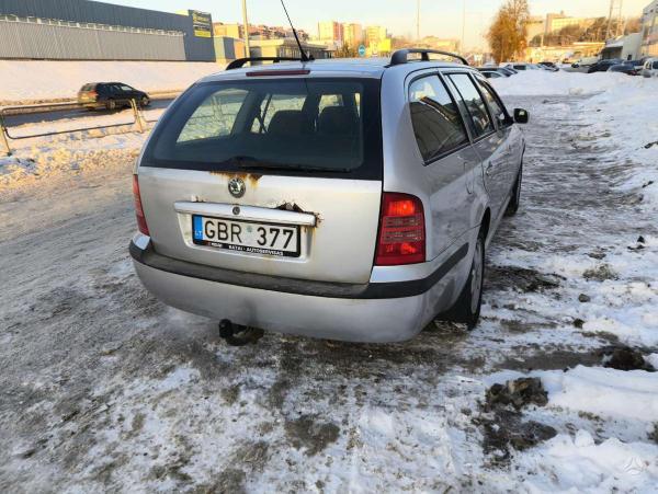 Grey Skoda Octavia 2003 in Vilnius, with an engine capacity of 1.90 L and mileage of 434 thousand km for 950 €, photo 4 on AUTOMOTO.COM.LV