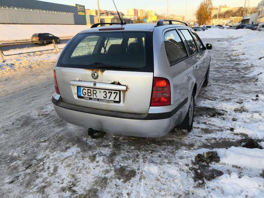 Pelēks Skoda Octavia 2003 Viļņa, ar dzinēja tilpumu 1.90 L un nobraukumu 434 tūkst. km par 950 €, foto 4 vietnē AUTOMOTO.COM.LV