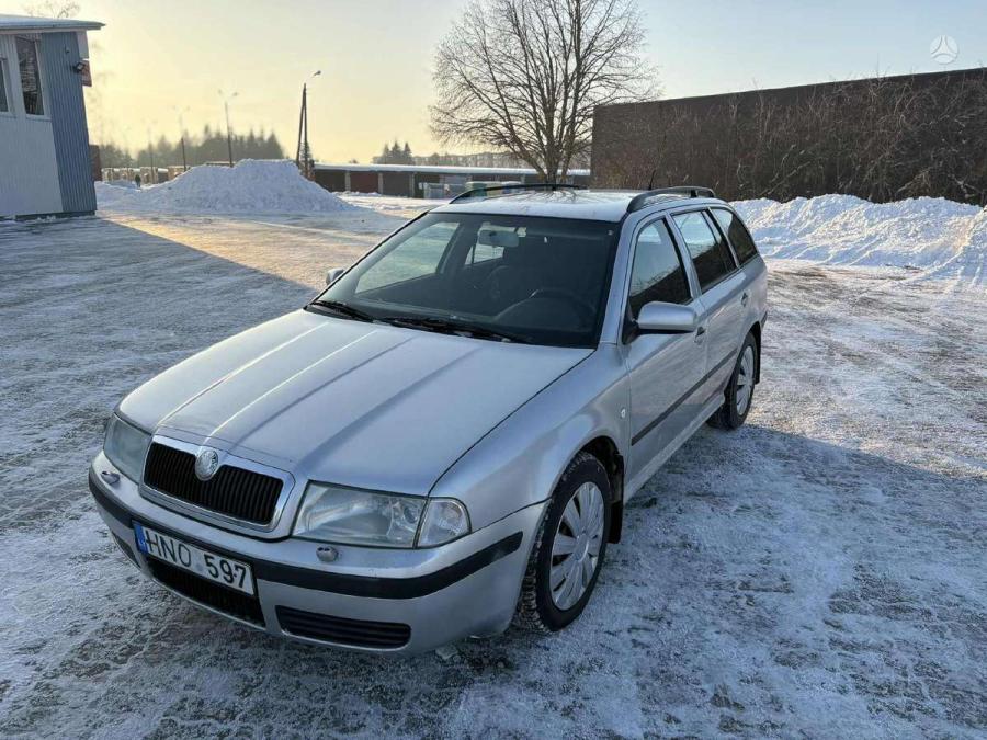 Grey Skoda Octavia 2003 in Rokiskis, with an engine capacity of 0.00 L and mileage of 370 thousand km for 948 €, photo 1 on AUTOMOTO.COM.LV
