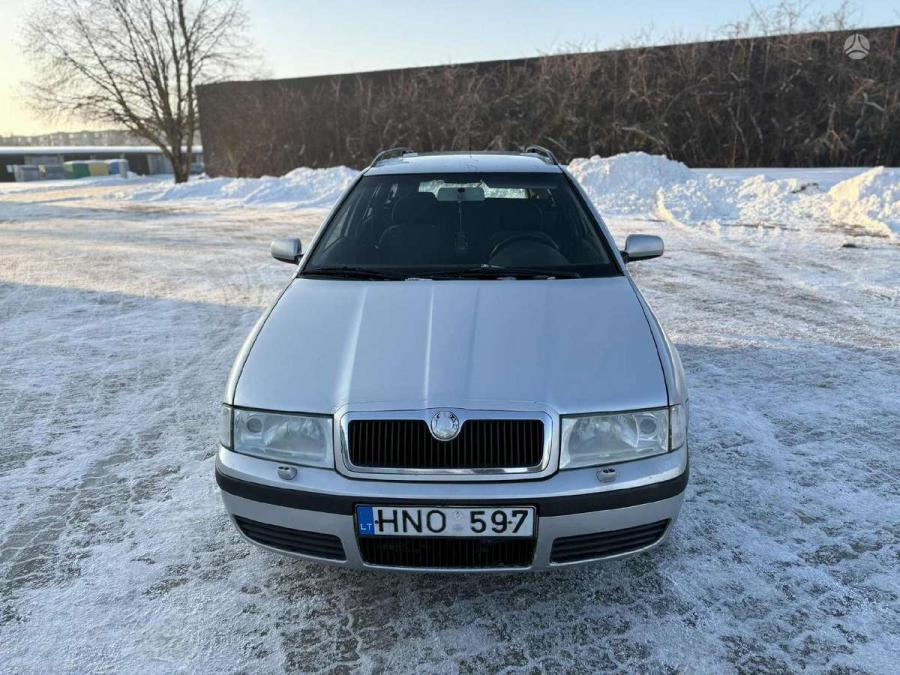 Grey Skoda Octavia 2003 in Rokiskis, with an engine capacity of 0.00 L and mileage of 370 thousand km for 948 €, photo 8 on AUTOMOTO.COM.LV