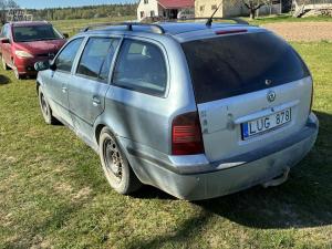 Pelēks Skoda Octavia 2004 Viļņa, ar dzinēja tilpumu 1.40 L un nobraukumu 300 tūkst. km par 350 €, foto 5 vietnē AUTOMOTO.COM.LV