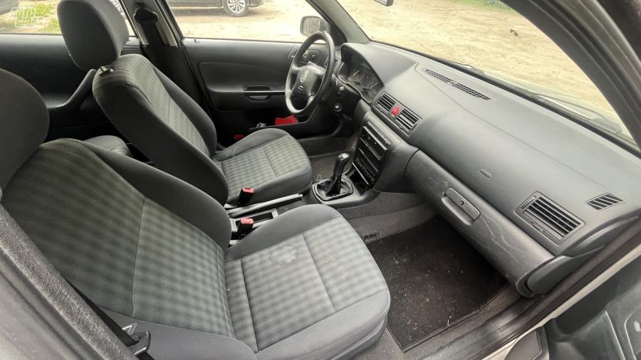 Grey Skoda Octavia 2004 in Vilnius, with an engine capacity of 1.90 L and mileage of 251 thousand km for 1250 €, photo 15 on AUTOMOTO.COM.LV
