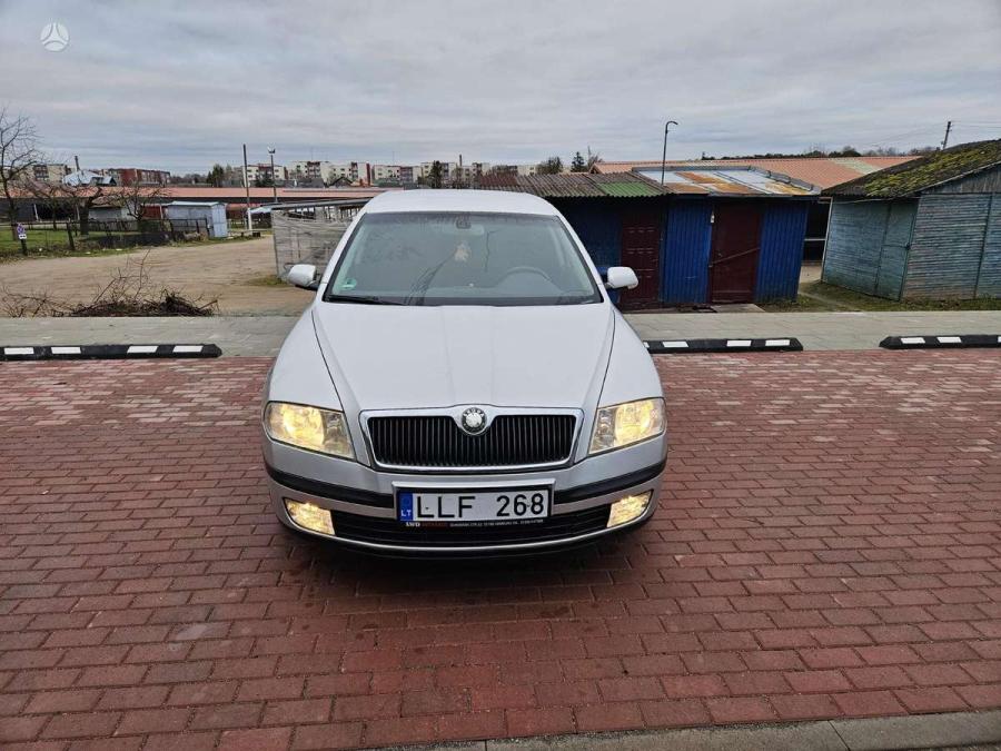 Grey Skoda Octavia 2005 in Prienai, with an engine capacity of 1.90 L and mileage of 282 thousand km for 1200 €, photo 2 on AUTOMOTO.COM.LV