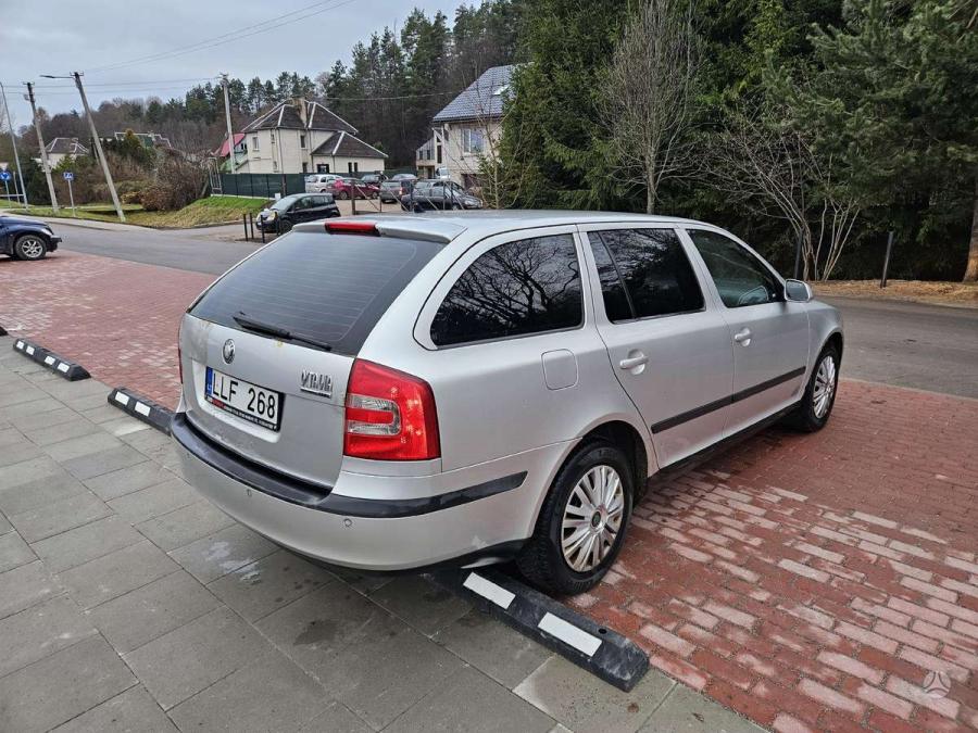 Grey Skoda Octavia 2005 in Prienai, with an engine capacity of 1.90 L and mileage of 282 thousand km for 1200 €, photo 4 on AUTOMOTO.COM.LV