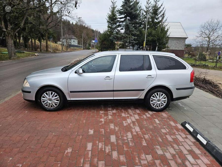 Grey Skoda Octavia 2005 in Prienai, with an engine capacity of 1.90 L and mileage of 282 thousand km for 1200 €, photo 5 on AUTOMOTO.COM.LV