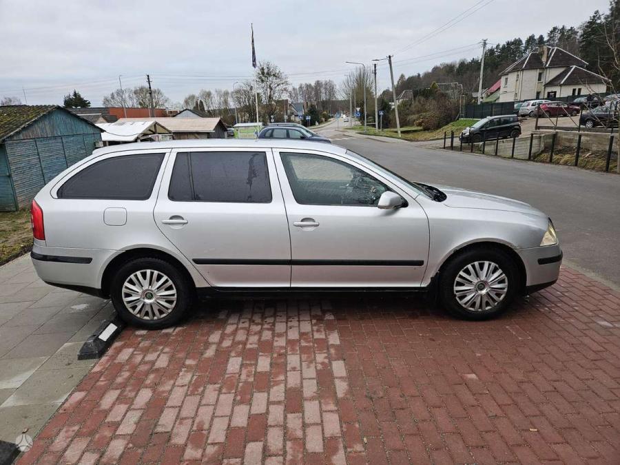 Grey Skoda Octavia 2005 in Prienai, with an engine capacity of 1.90 L and mileage of 282 thousand km for 1200 €, photo 6 on AUTOMOTO.COM.LV