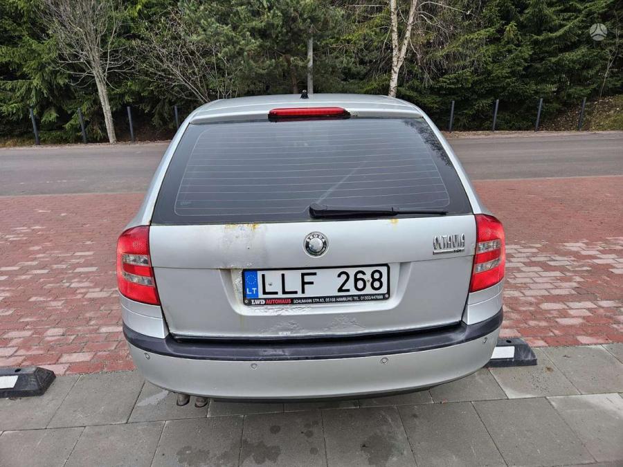 Grey Skoda Octavia 2005 in Prienai, with an engine capacity of 1.90 L and mileage of 282 thousand km for 1200 €, photo 7 on AUTOMOTO.COM.LV
